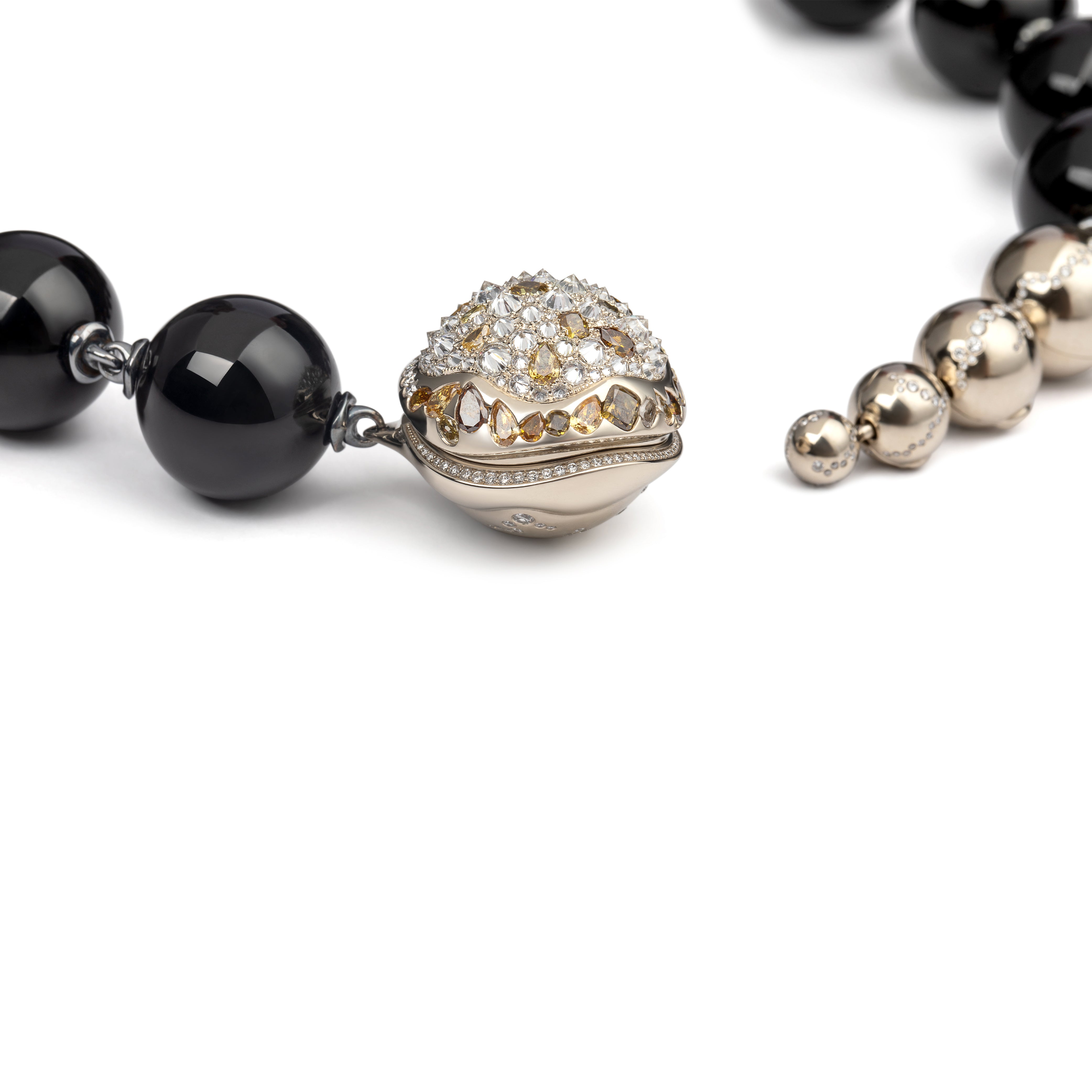 Hugo Cahill | Contemporary High Jewellery Maison